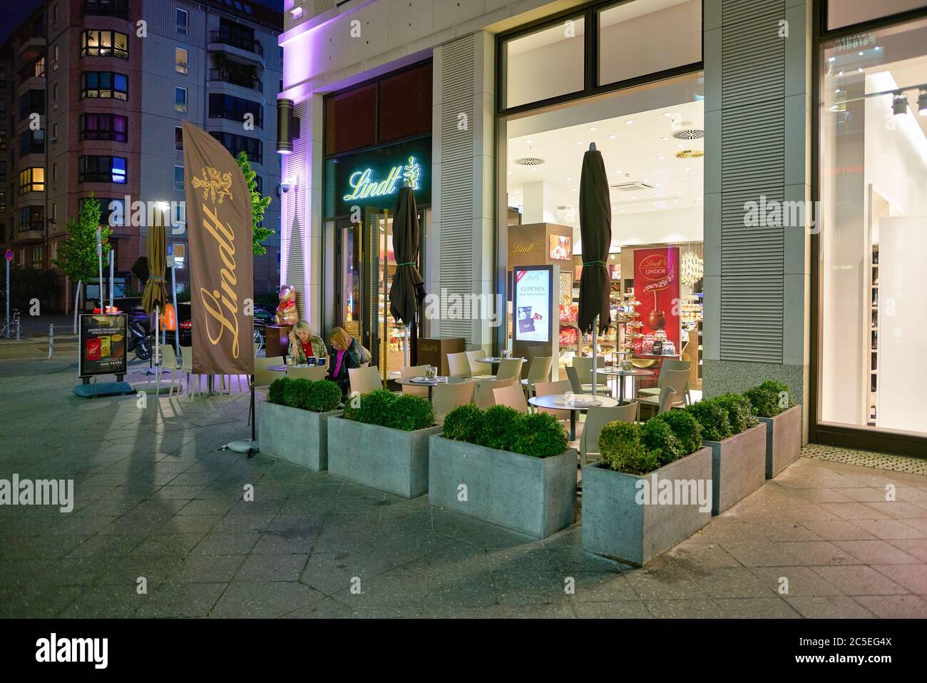 BERLIN, GERMANY - CIRCA SEPTEMBER, 2019: Lindt storefront at Mall of ...
