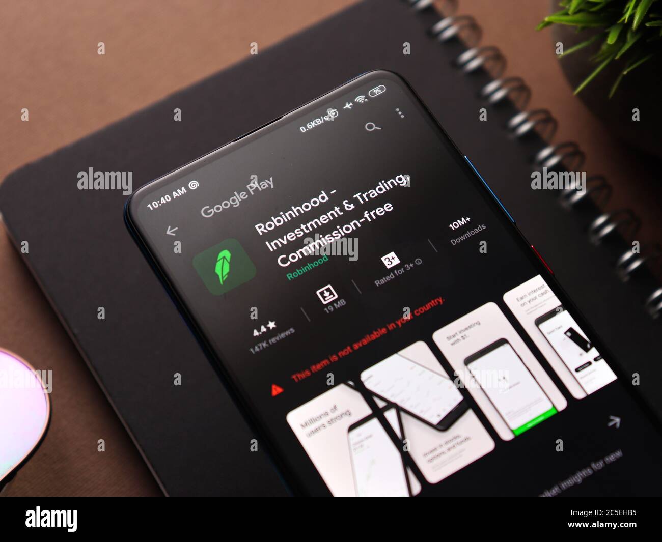 Robin hood app 2020 hi-res stock photography and images - Alamy