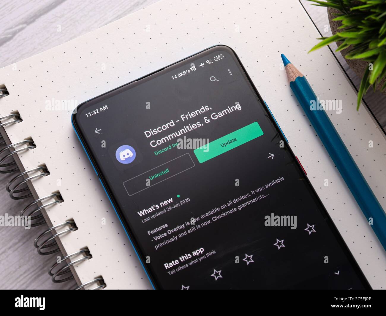 Discord gaming hi-res stock photography and images - Alamy