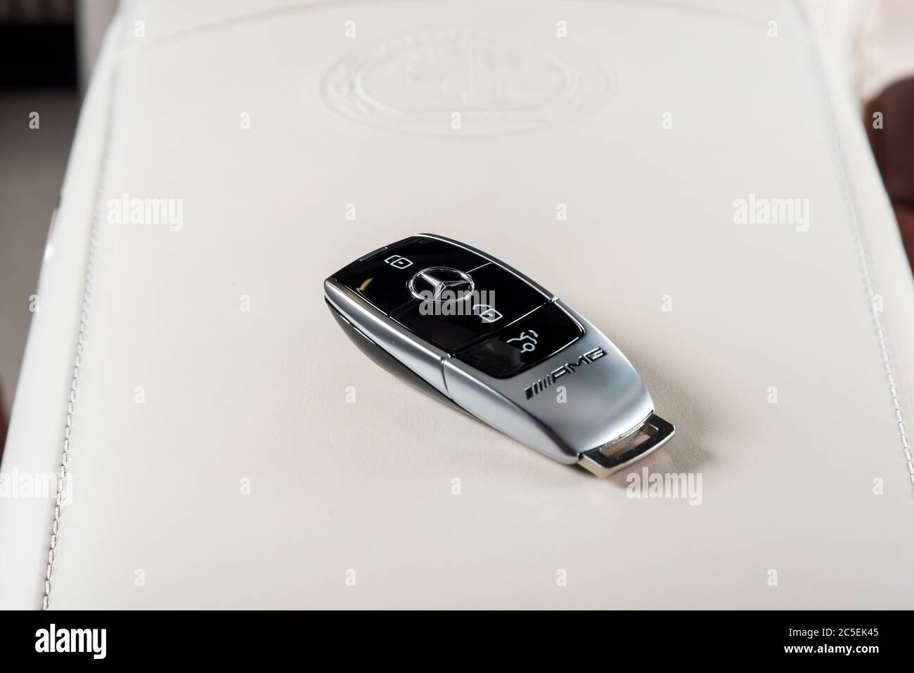 Mercedes key hi-res stock photography and images - Alamy
