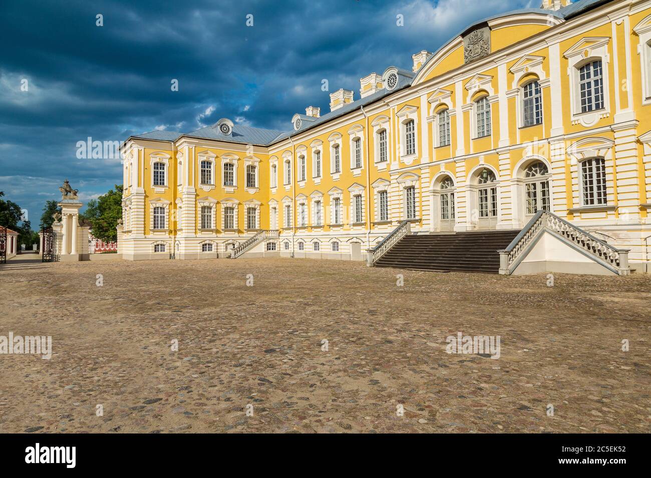 Rundale palace exterior door hi-res stock photography and images - Alamy