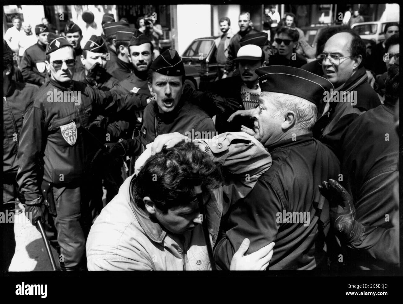 Riot police put down a demonstration of radical jews from Betar ...