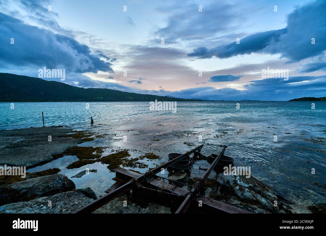 Rusted line hi-res stock photography and images - Alamy