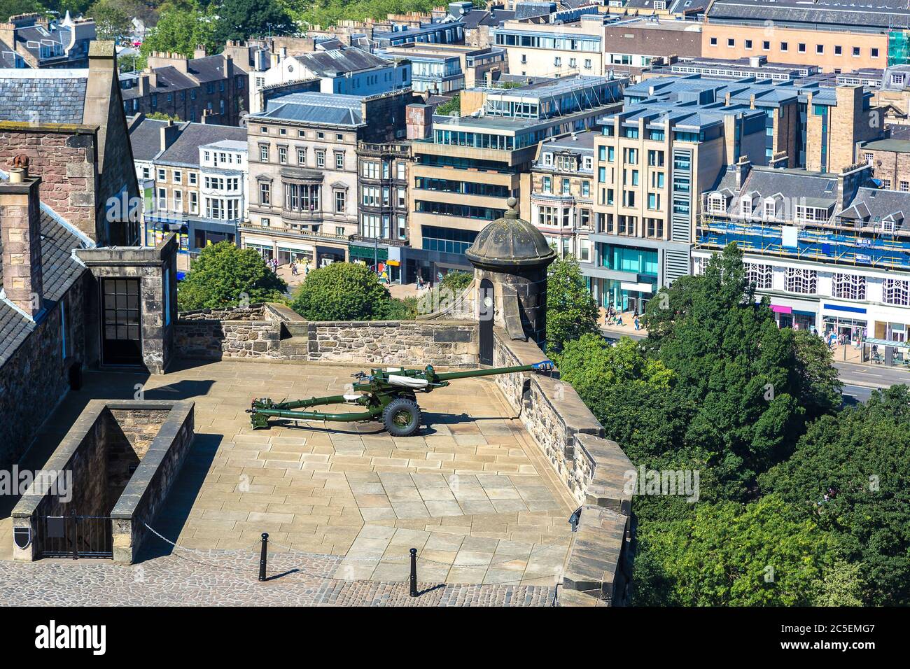Edinburgh castle cannon which shoots at one o'clock, Scotland, United ...