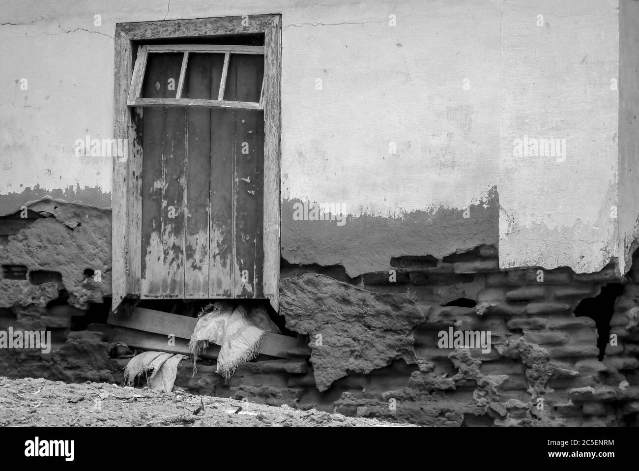 Blue colonial house Black and White Stock Photos & Images - Alamy