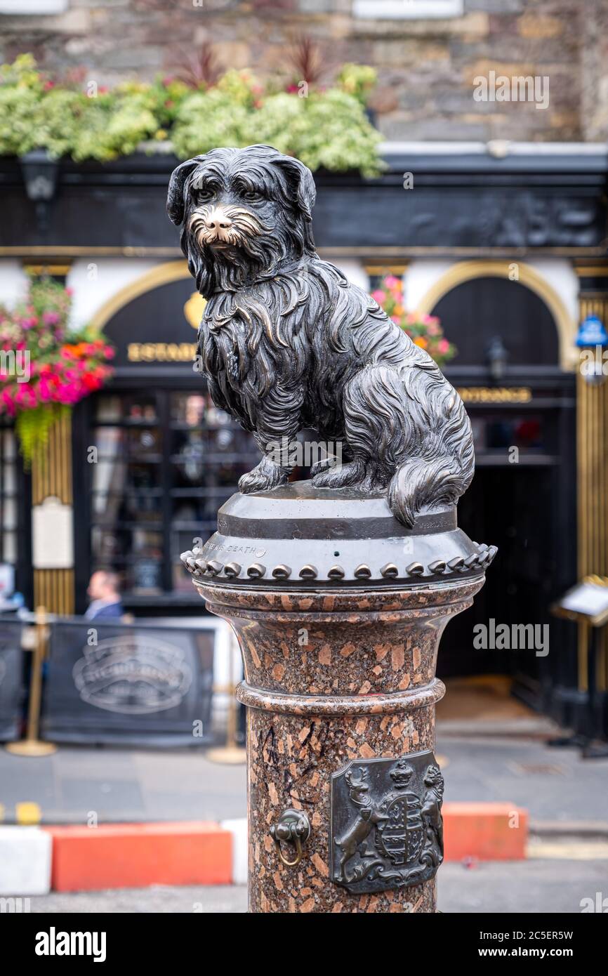 Statue of Greyfriars Bobby, a symbol of the city of Edinburgh Stock ...