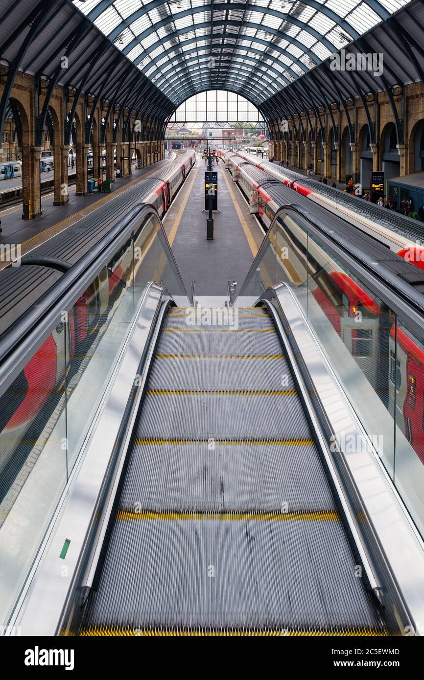 Kings Cross Train Tracks High Resolution Stock Photography and Images ...