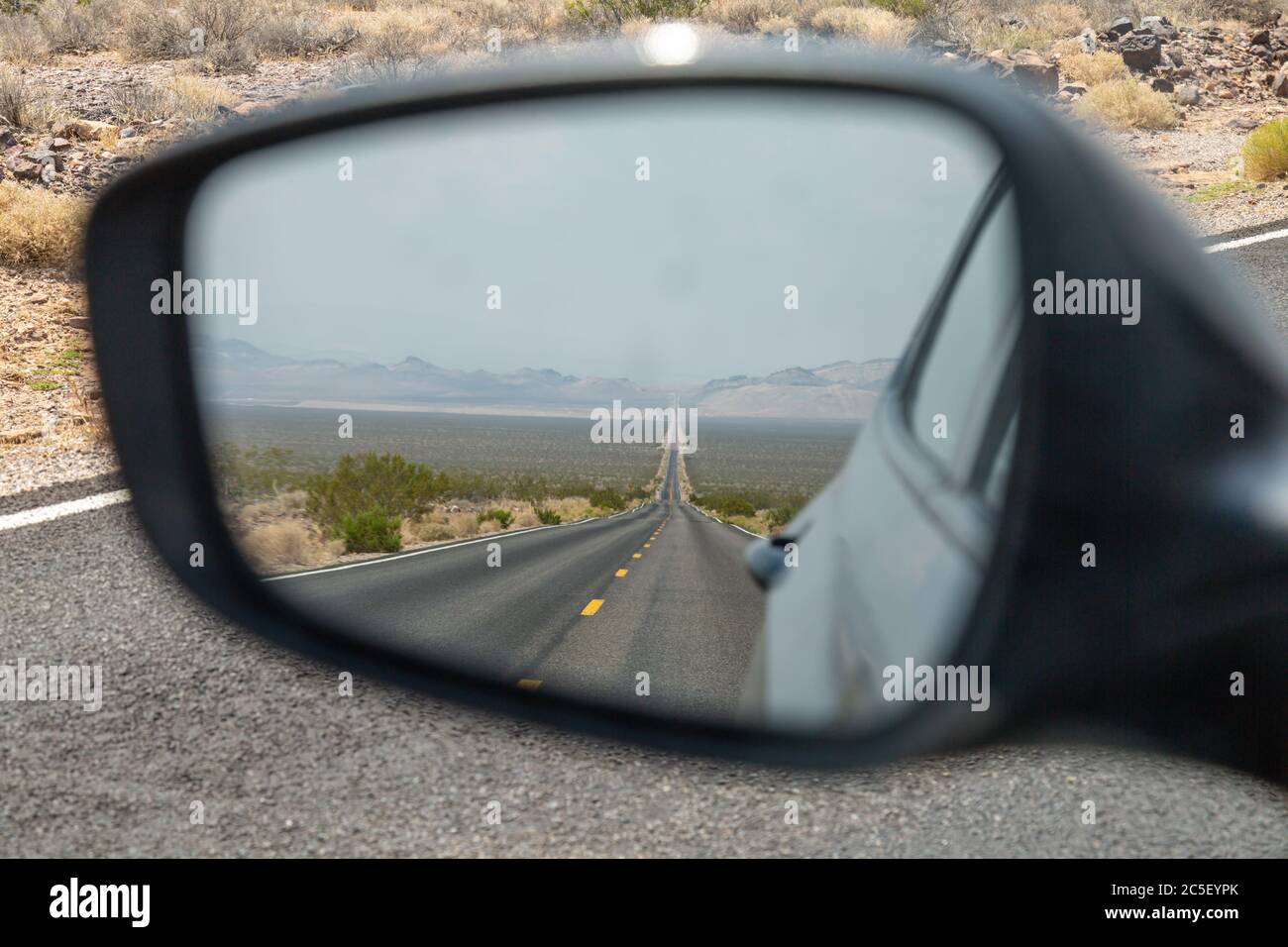 Straight forward roads hi-res stock photography and images - Alamy