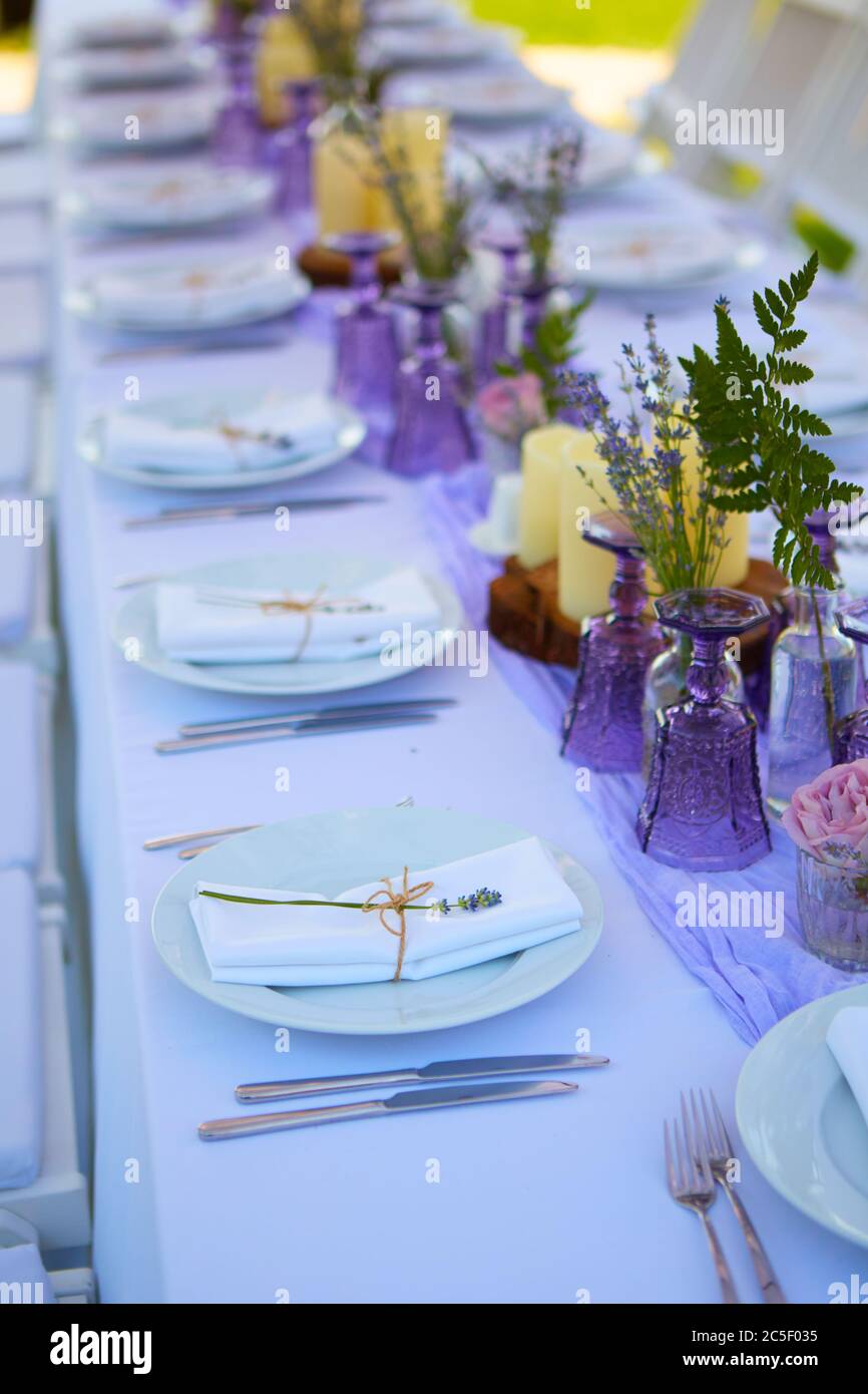 Table set for wedding or another catered event dinner Stock Photo - Alamy
