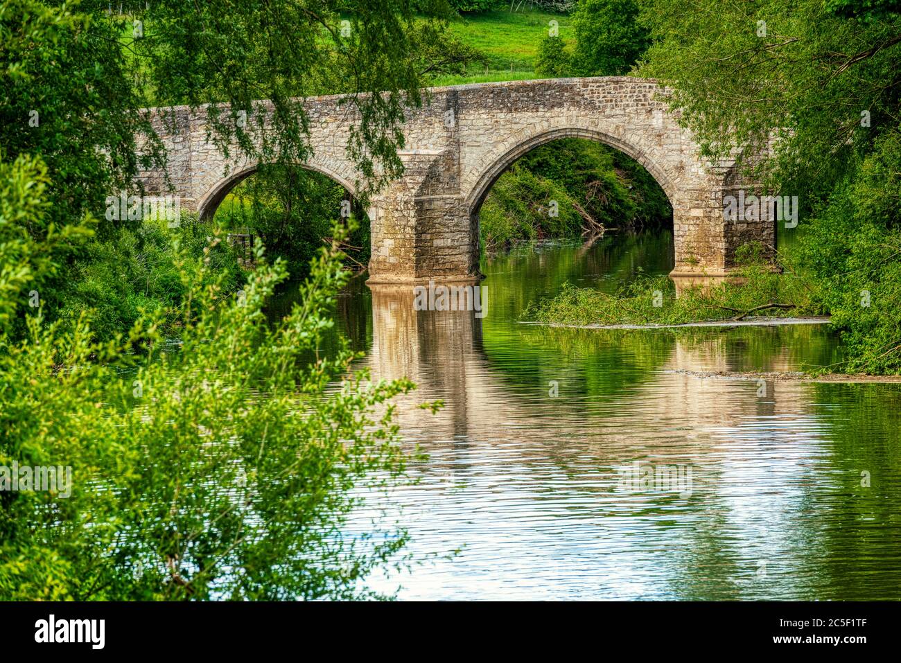 Teston Bridge crossing the River Medway between Maidstone and ...