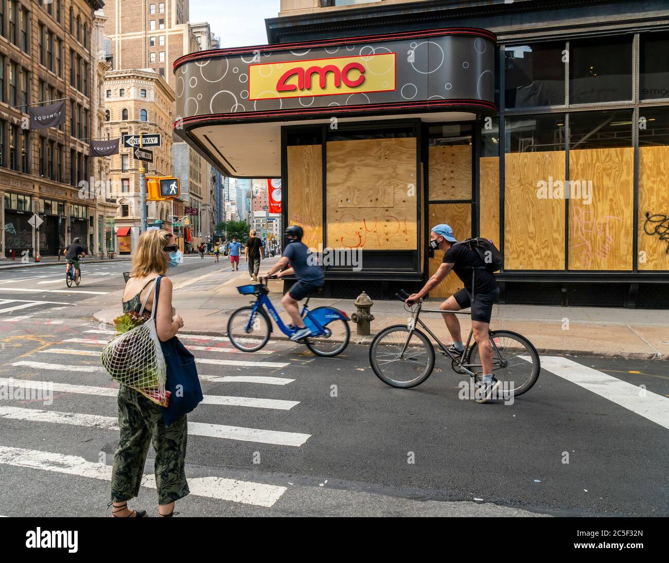 The closed AMC Theatre in the Flatiron neighborhood in New York on ...