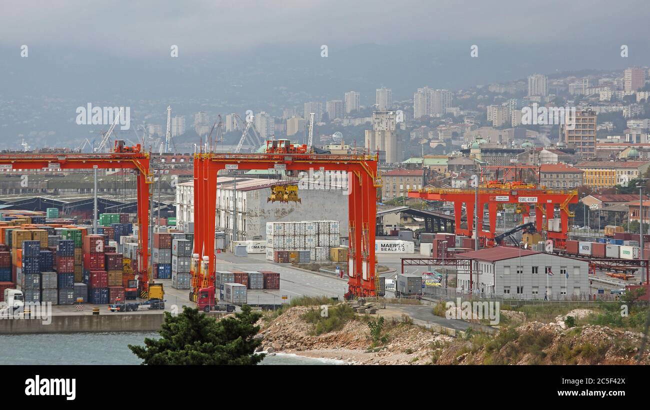Container terminal gate hi-res stock photography and images - Alamy