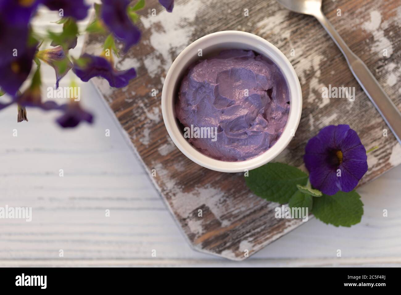 Ube Halaya, purple jam, Filipino sweet and sour breakfast cheesy spread ...