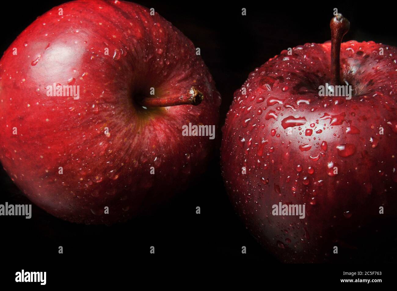 Photograph of a Red Apple Stock Photo - Alamy