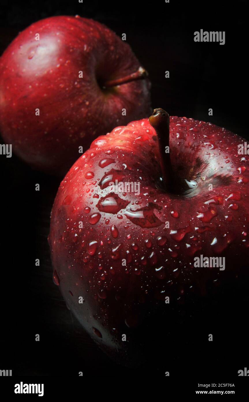 Apple cut into two pieces hi-res stock photography and images - Alamy