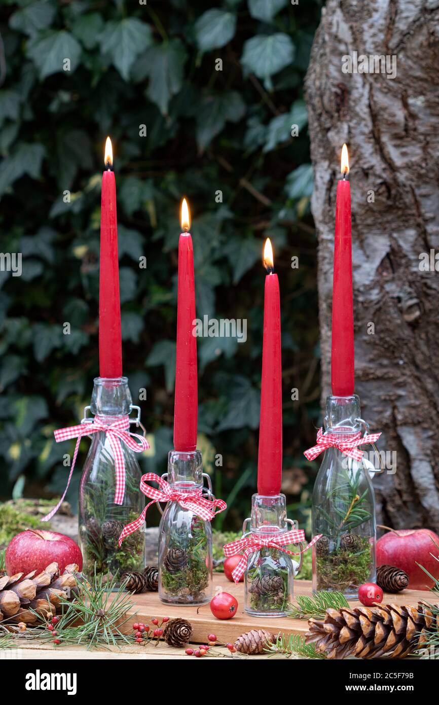 Red glass decoration hi-res stock photography and images - Alamy