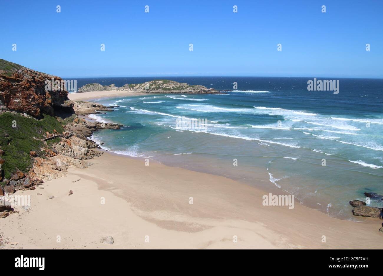 Cliffs and the Indian Ocean in Robberg Nature Reserve, a world heritage ...