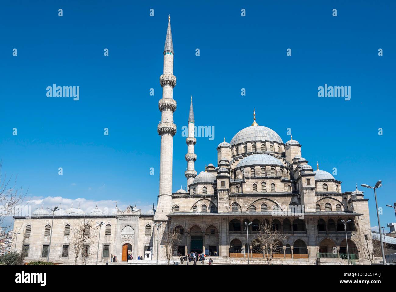 Yeni cami square hi-res stock photography and images - Alamy