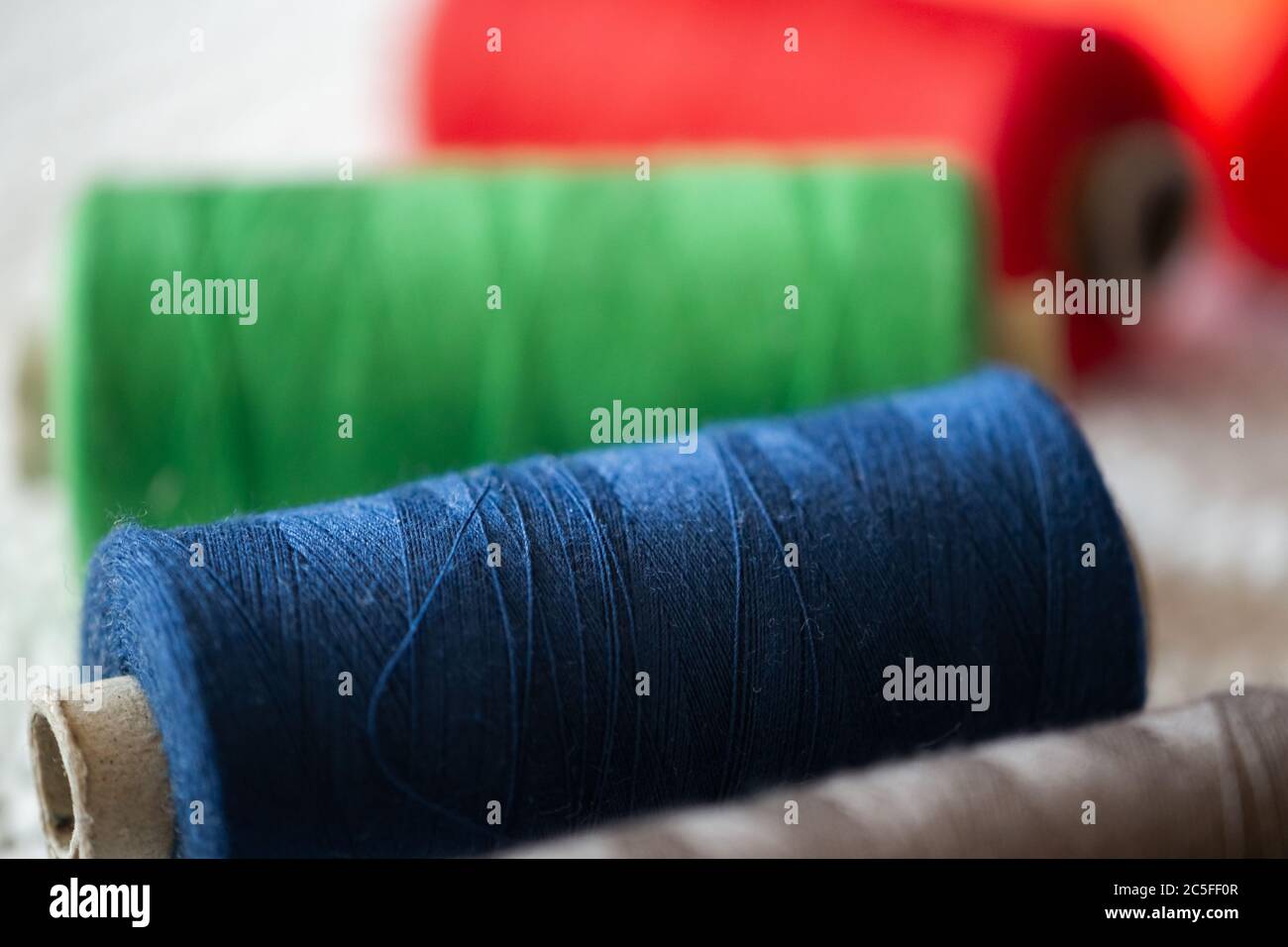 Green sewing needle hi-res stock photography and images - Alamy
