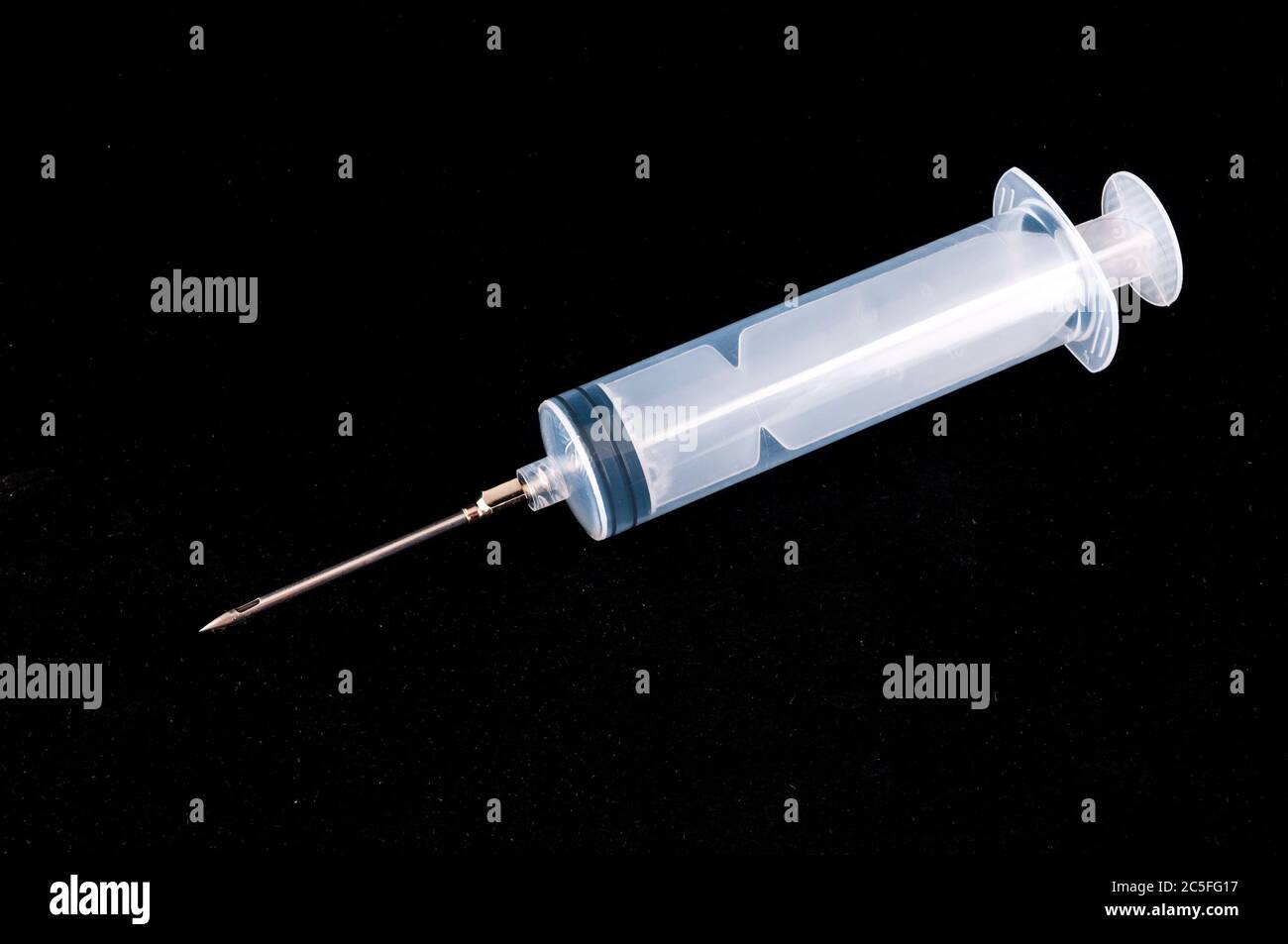 Picture of a Transparent White Classic Syringe Stock Photo - Alamy