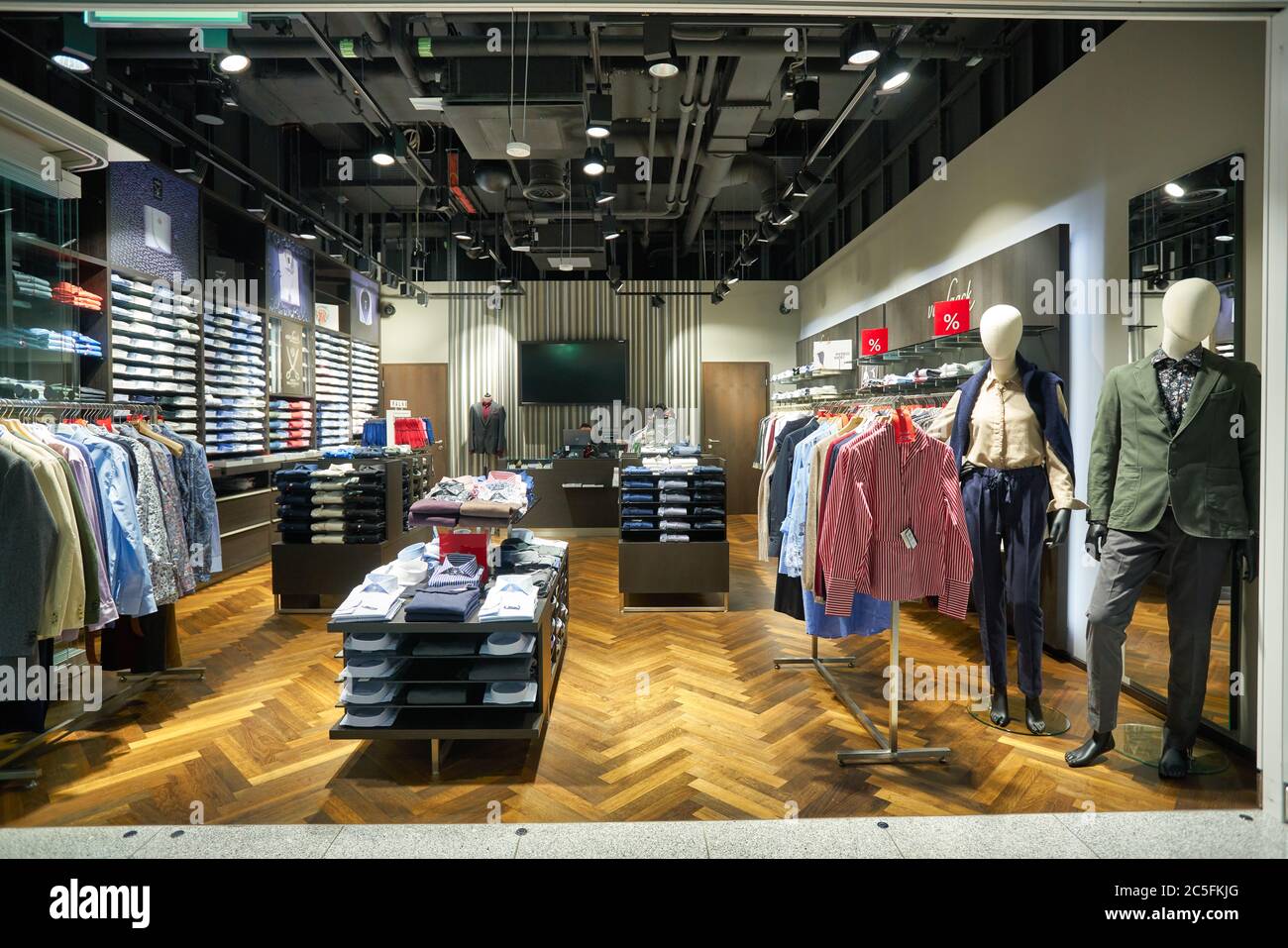 MUNICH, GERMANY - CIRCA JANUARY, 2020: interior shot of Van Laack store in Munich Airport Stock ...