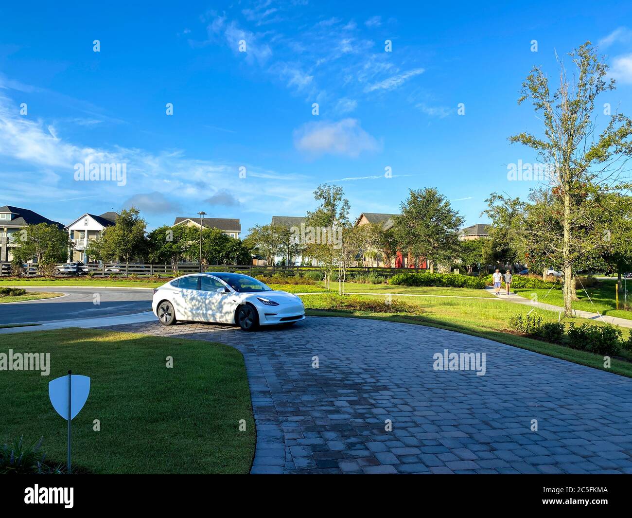 Backing out of driveway hi-res stock photography and images - Alamy