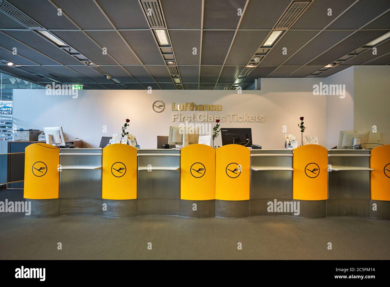 Lufthansa first class hi-res stock photography and images - Alamy