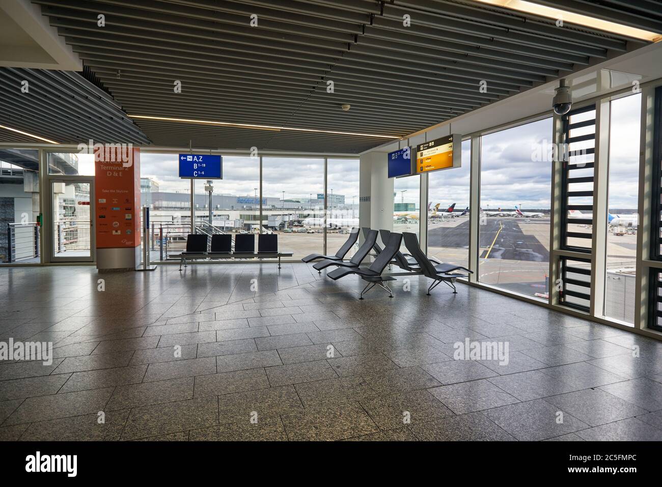 Frankfurt airport terminal inside view hi-res stock photography and ...