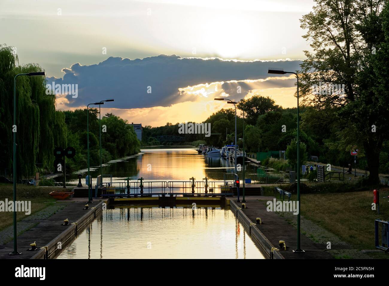 Limmer Schleuse High Resolution Stock Photography and Images - Alamy