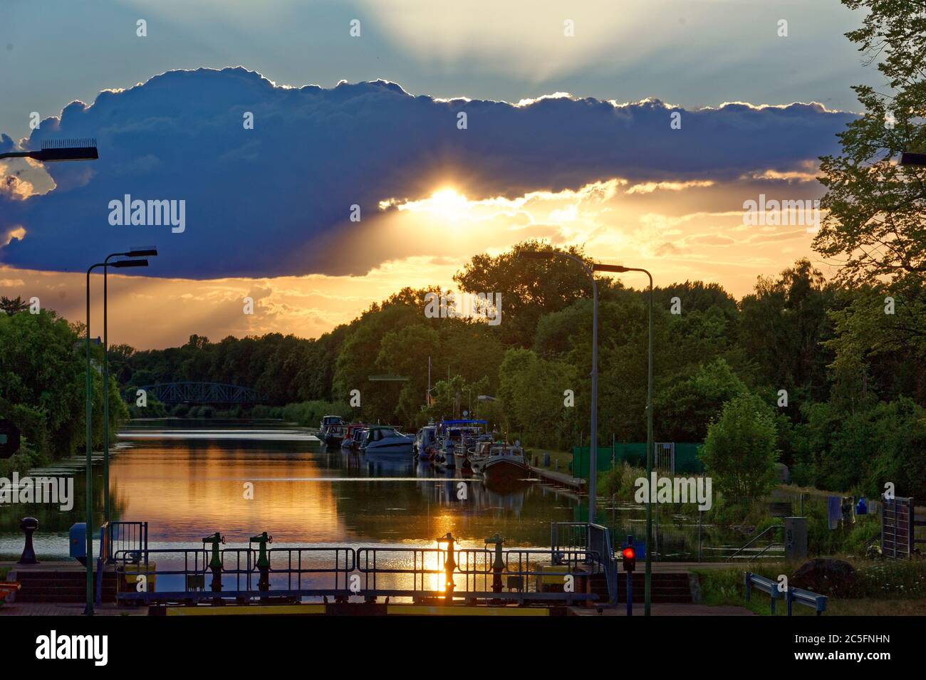 Limmer Schleuse High Resolution Stock Photography and Images - Alamy
