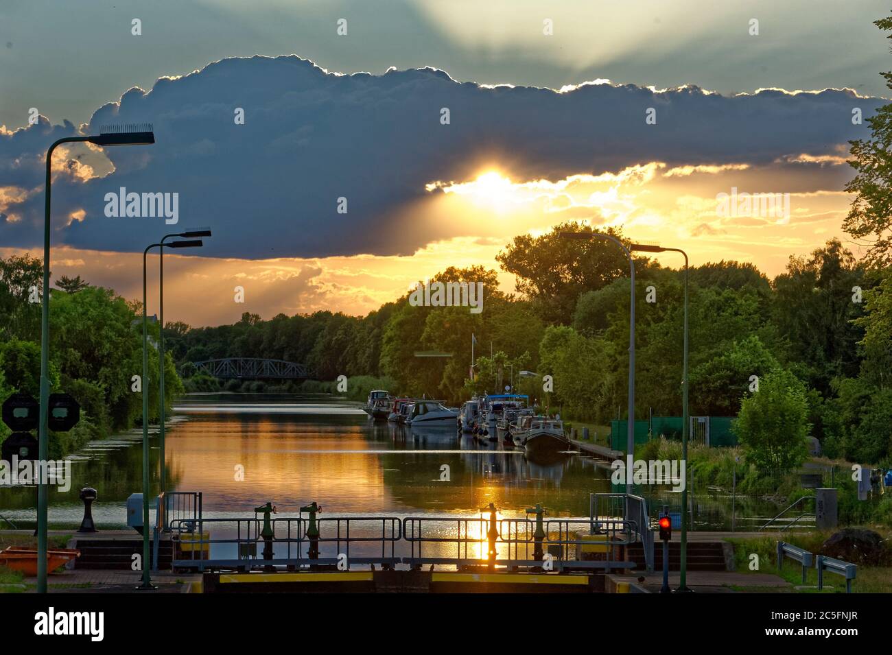 Limmer Schleuse High Resolution Stock Photography and Images - Alamy