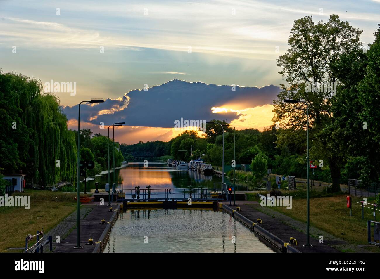 Limmer Schleuse High Resolution Stock Photography and Images - Alamy