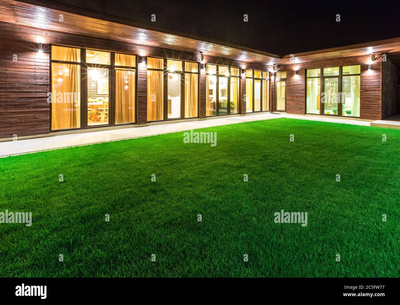 Night window rear building hi-res stock photography and images - Alamy