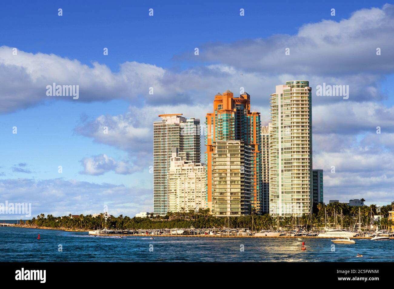 Highrise architecture on beach miami hi-res stock photography and ...