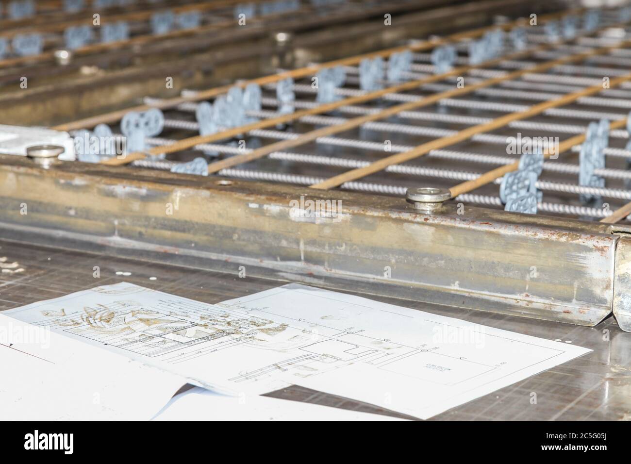 Close up picture of precast girder slab in production Stock Photo - Alamy