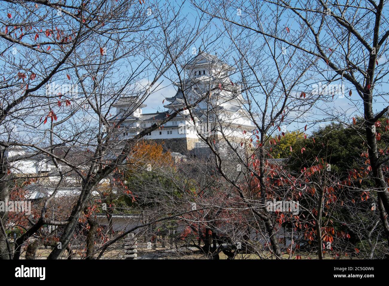 Beautiful white Himeji Castle in autumn season in Hyogo Prefecture ...