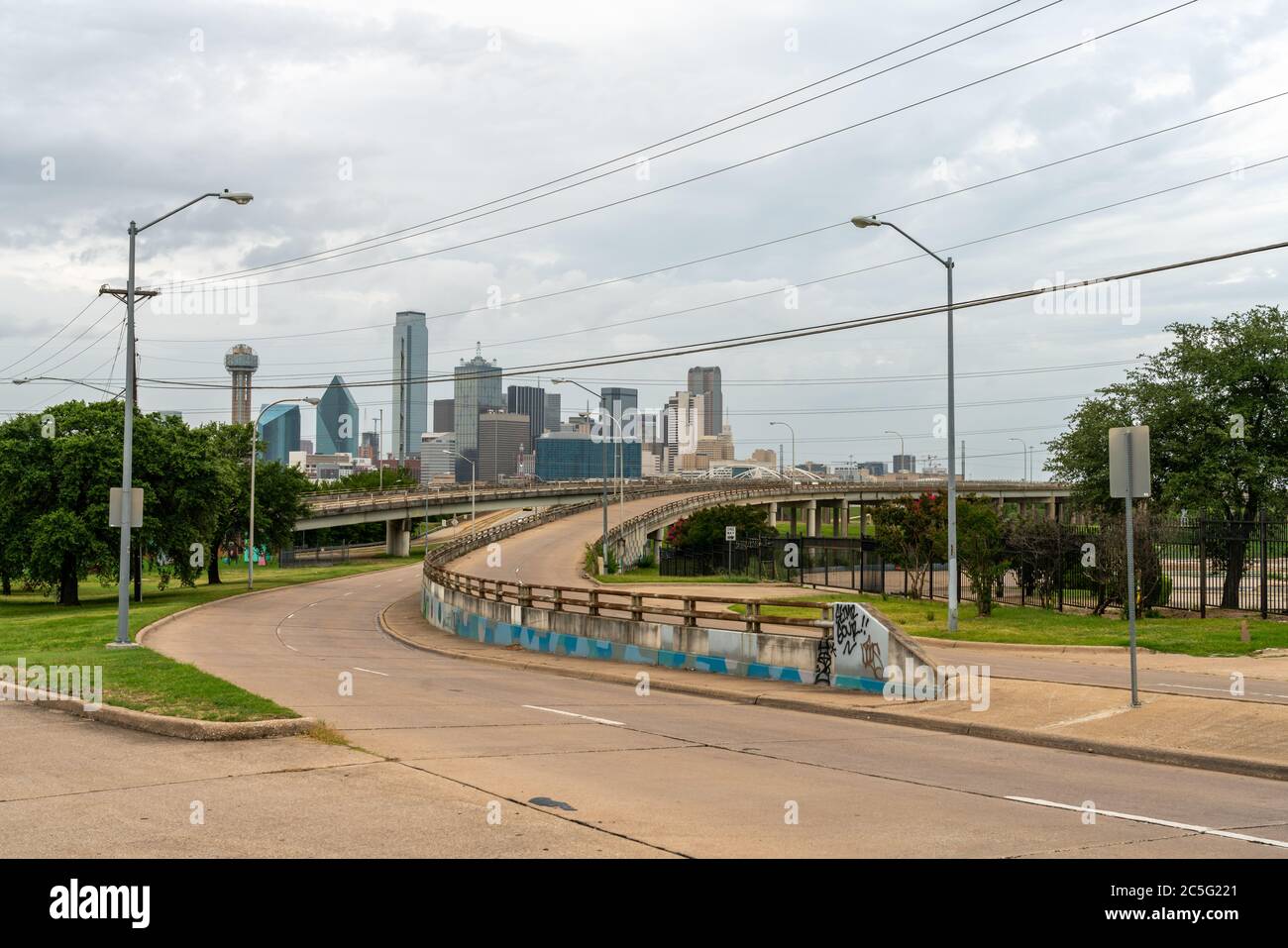 View of Empty Highways Leading to Downtown Dallas Stock Photo - Alamy