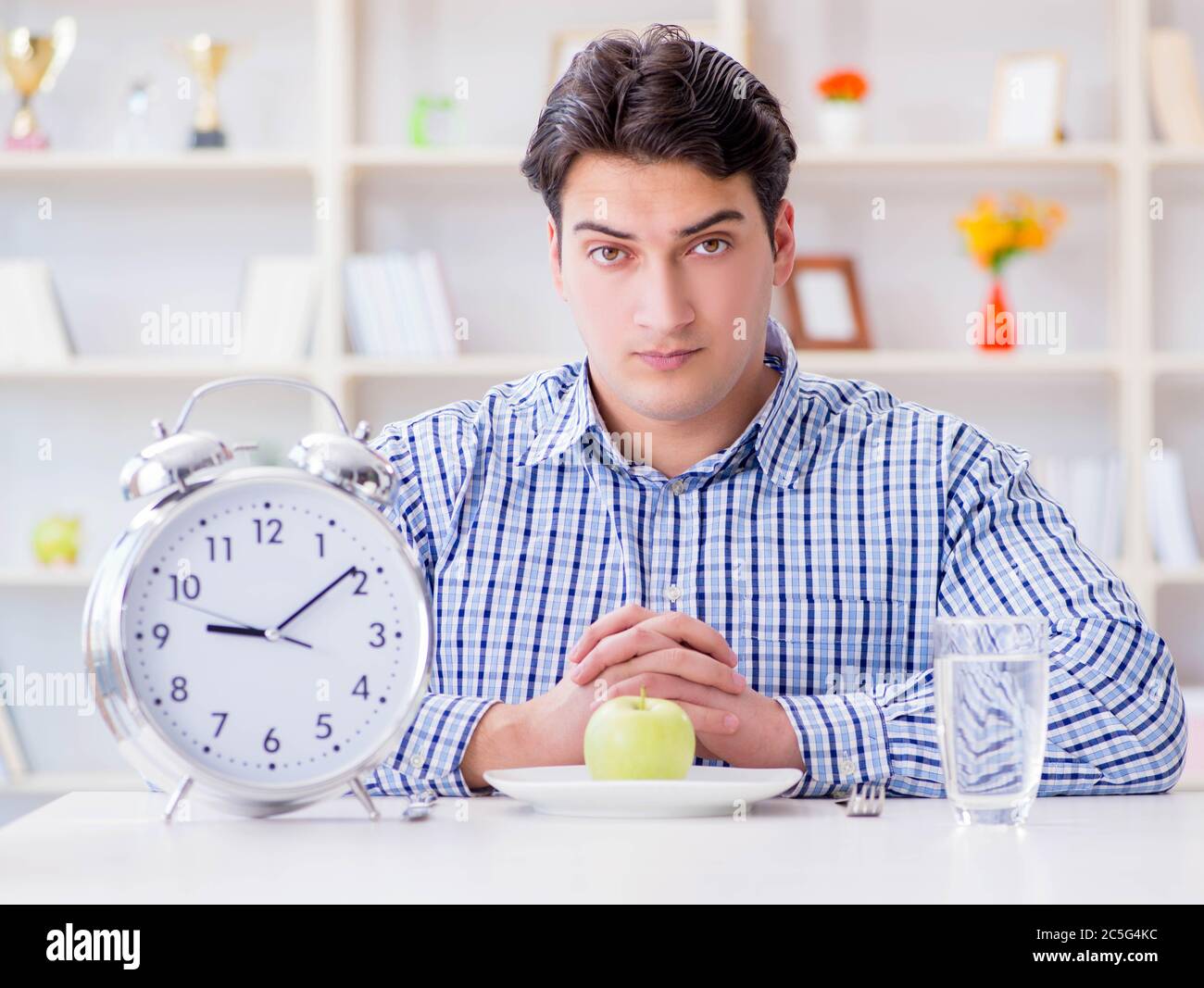 The concept of slow service in the restaurant Stock Photo - Alamy