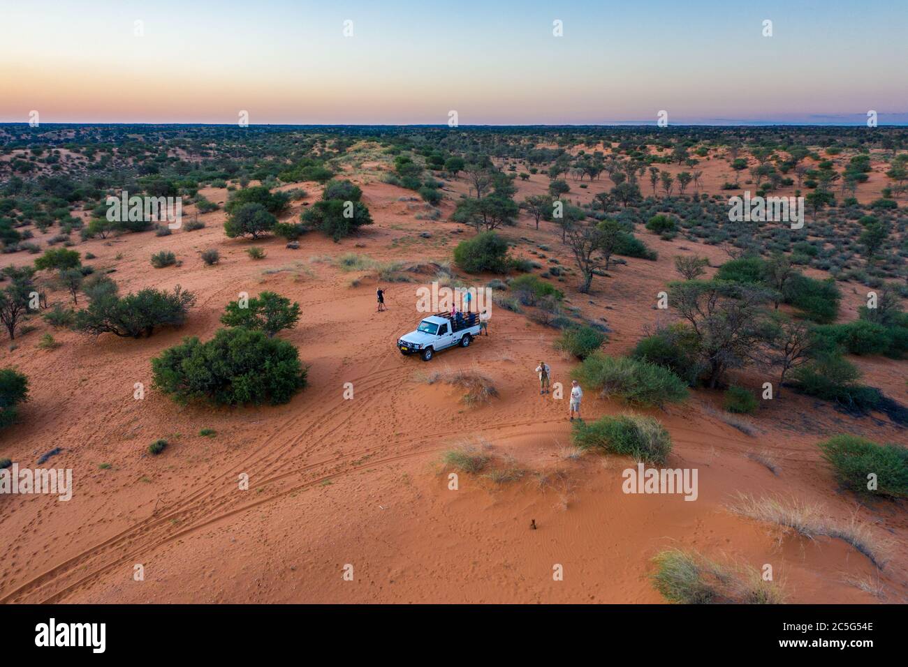 Red sand dunes kalahari desert hi-res stock photography and images - Alamy