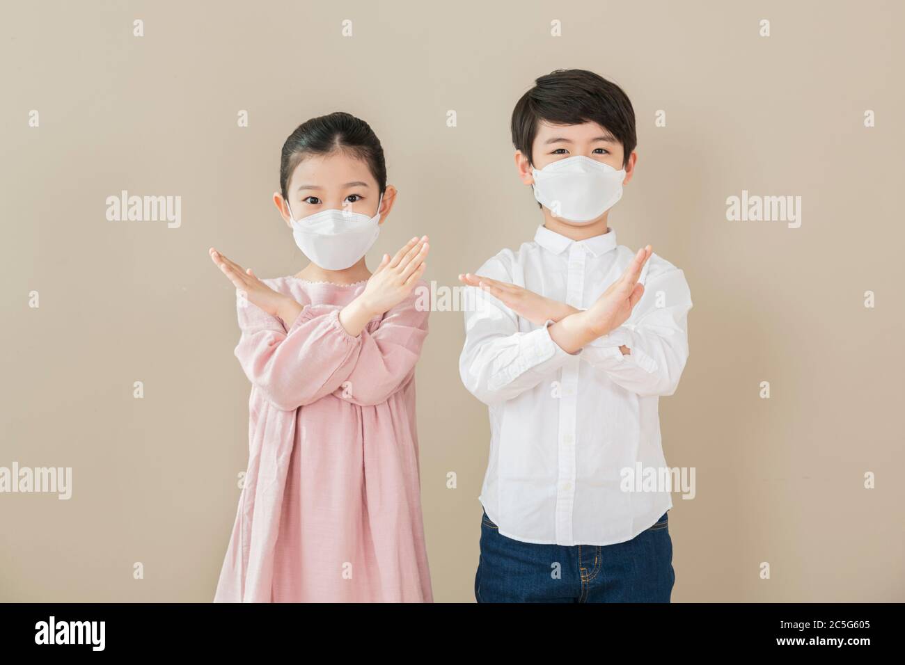 Boy girl standing opposite hi-res stock photography and images - Alamy