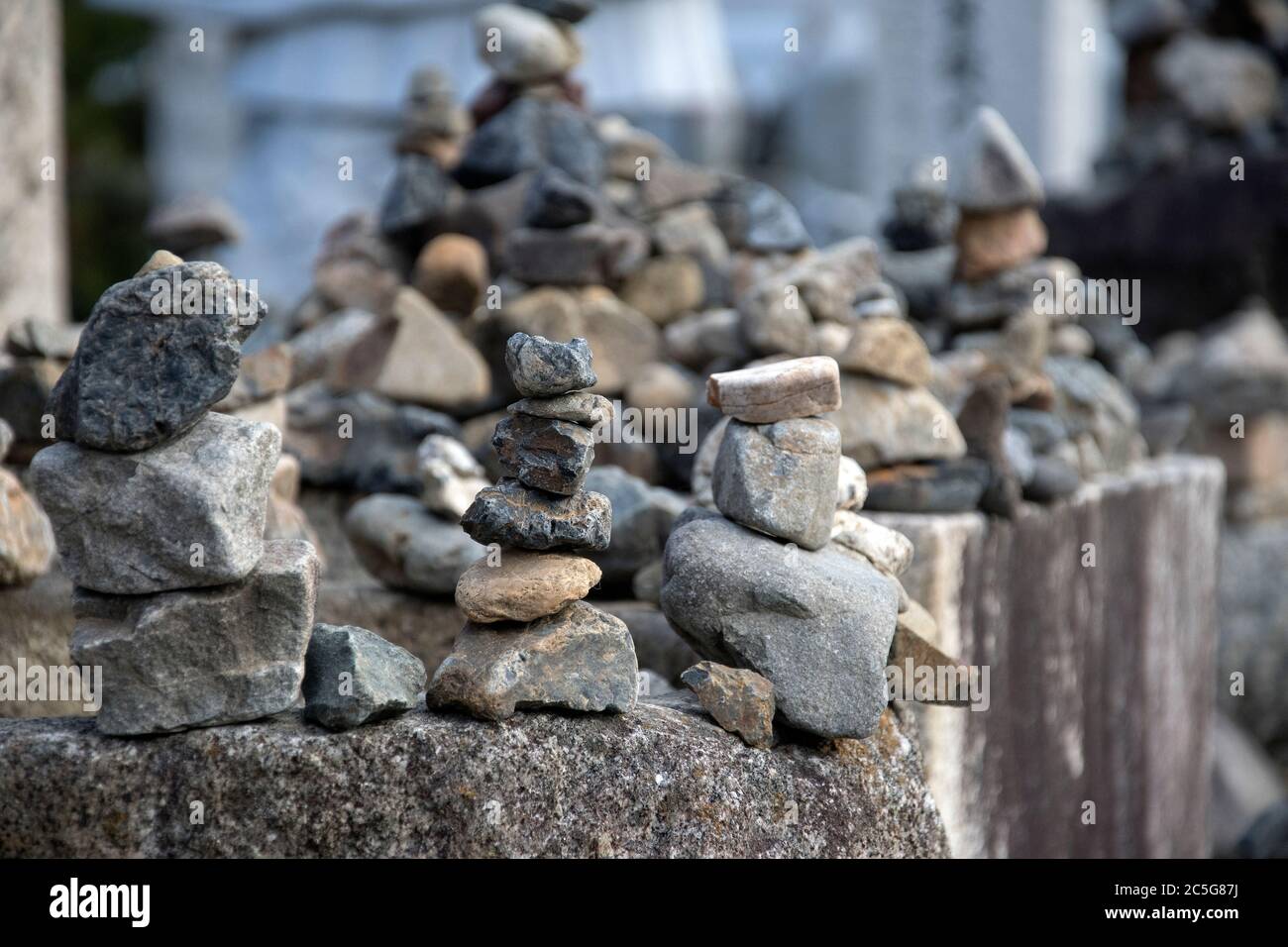 Pebble statue stack hi-res stock photography and images - Alamy