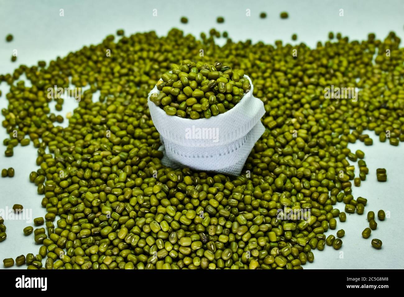 Gram pulses hi-res stock photography and images - Alamy