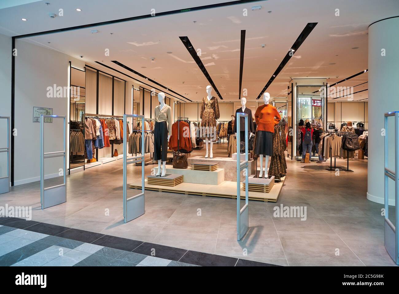 MOSCOW, RUSSIA - SEPTEMBER 14, 2019: entrance to Lime store at Salaris ...