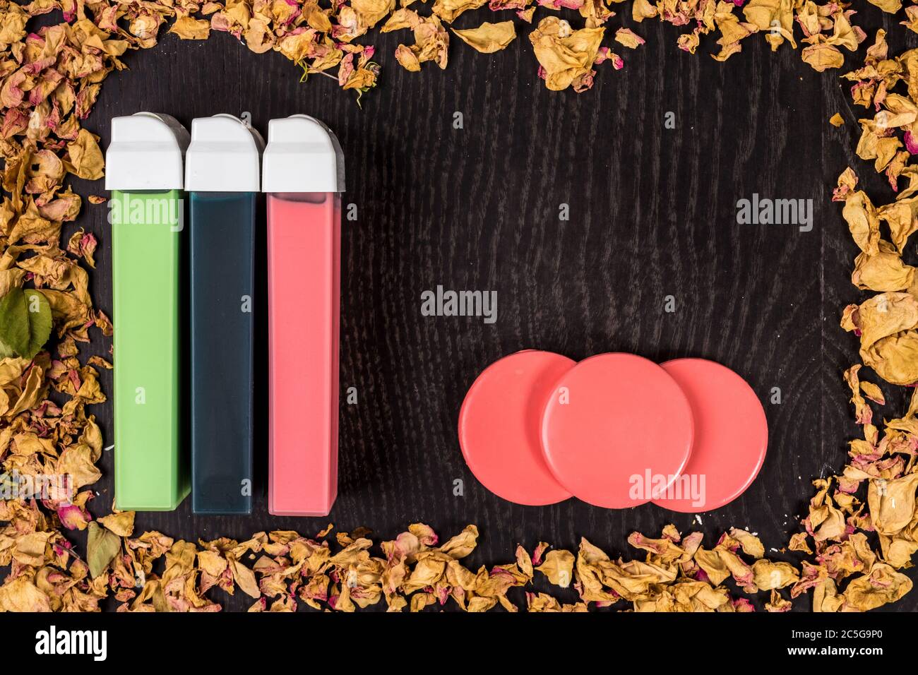 Waxing bikini and female hi-res stock photography and images - Alamy