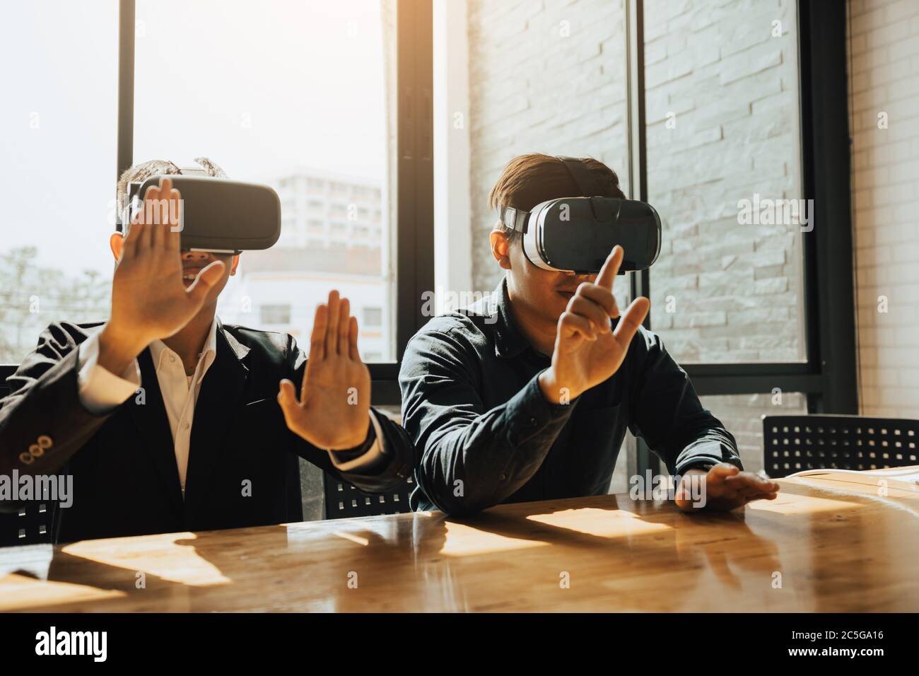 4k business man woman using hi-res stock photography and images - Alamy