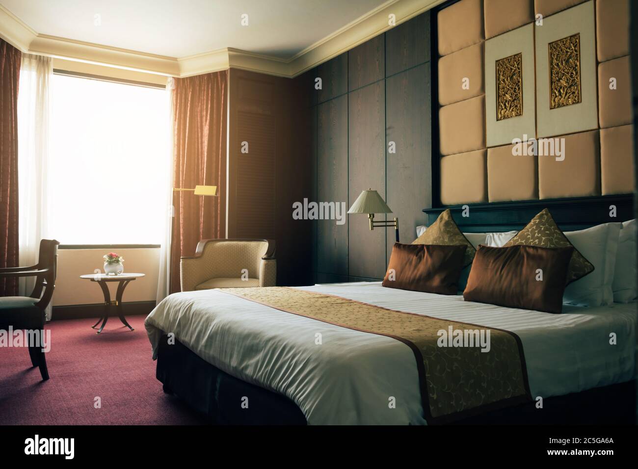 Hotel luxury room with modern interior Stock Photo - Alamy