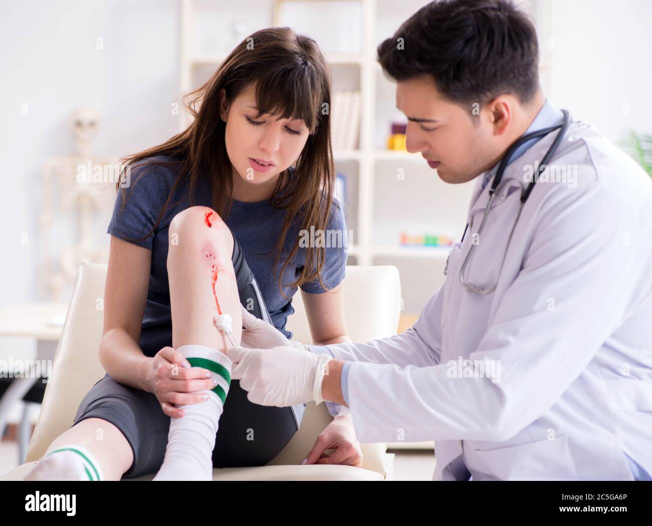 The patient visiting doctor after sustaining sports injury Stock Photo ...