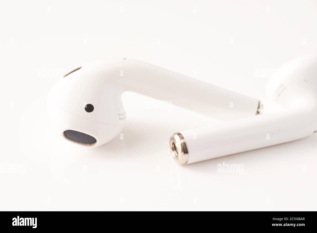 Airpod apple box hi-res stock photography and images - Alamy