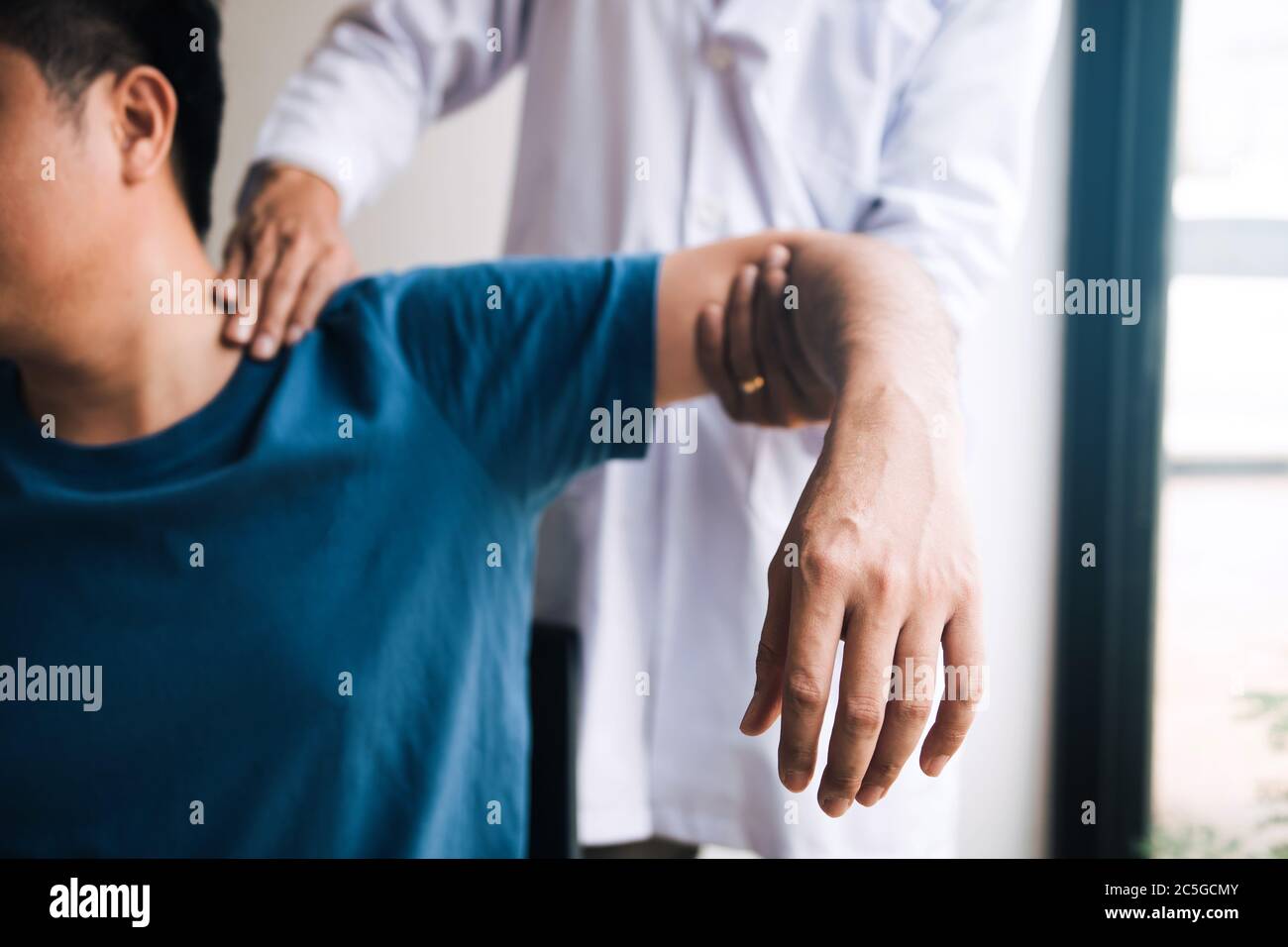 Shoulder check hi-res stock photography and images - Alamy
