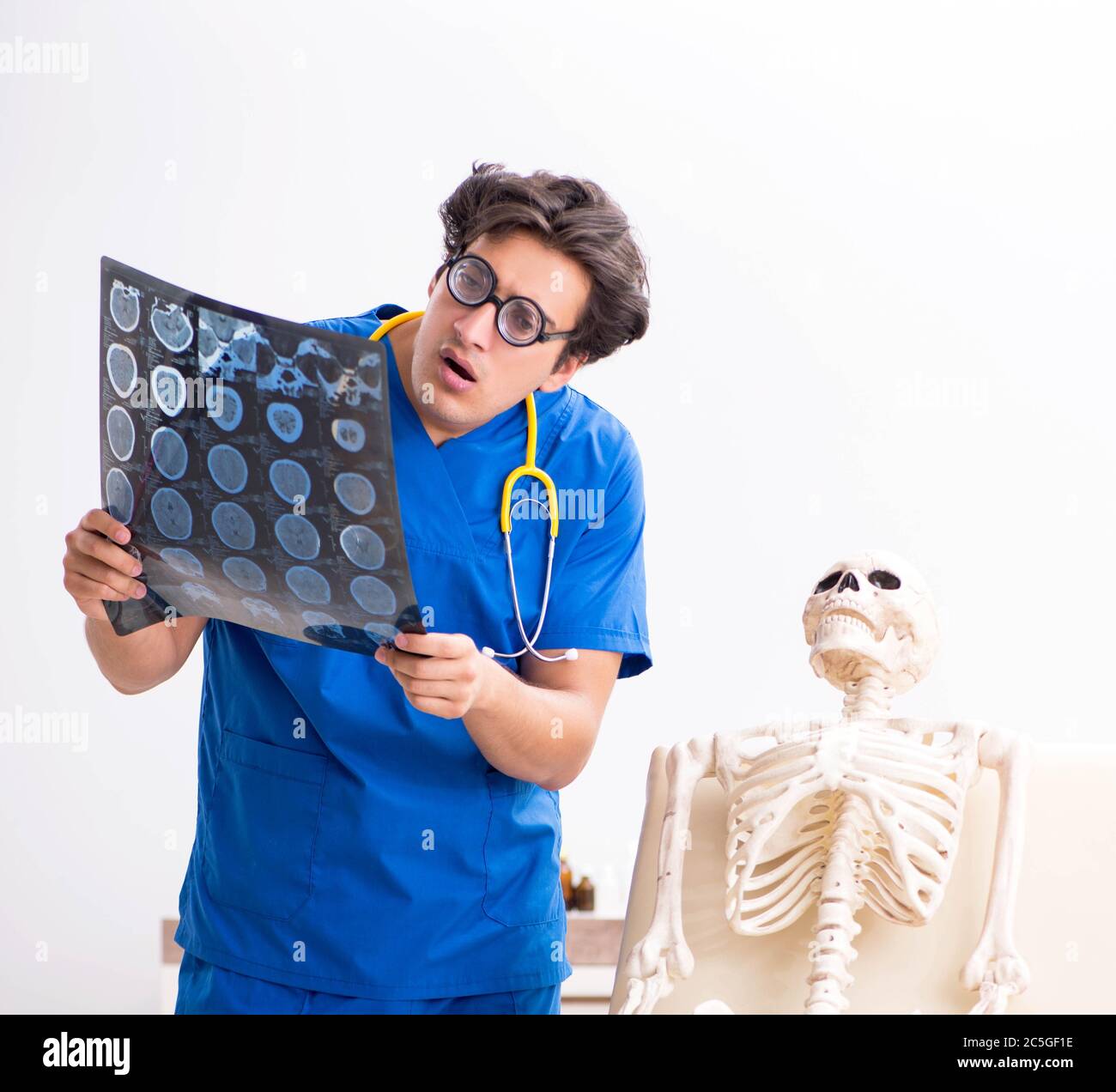 Body scan funny hi-res stock photography and images - Alamy